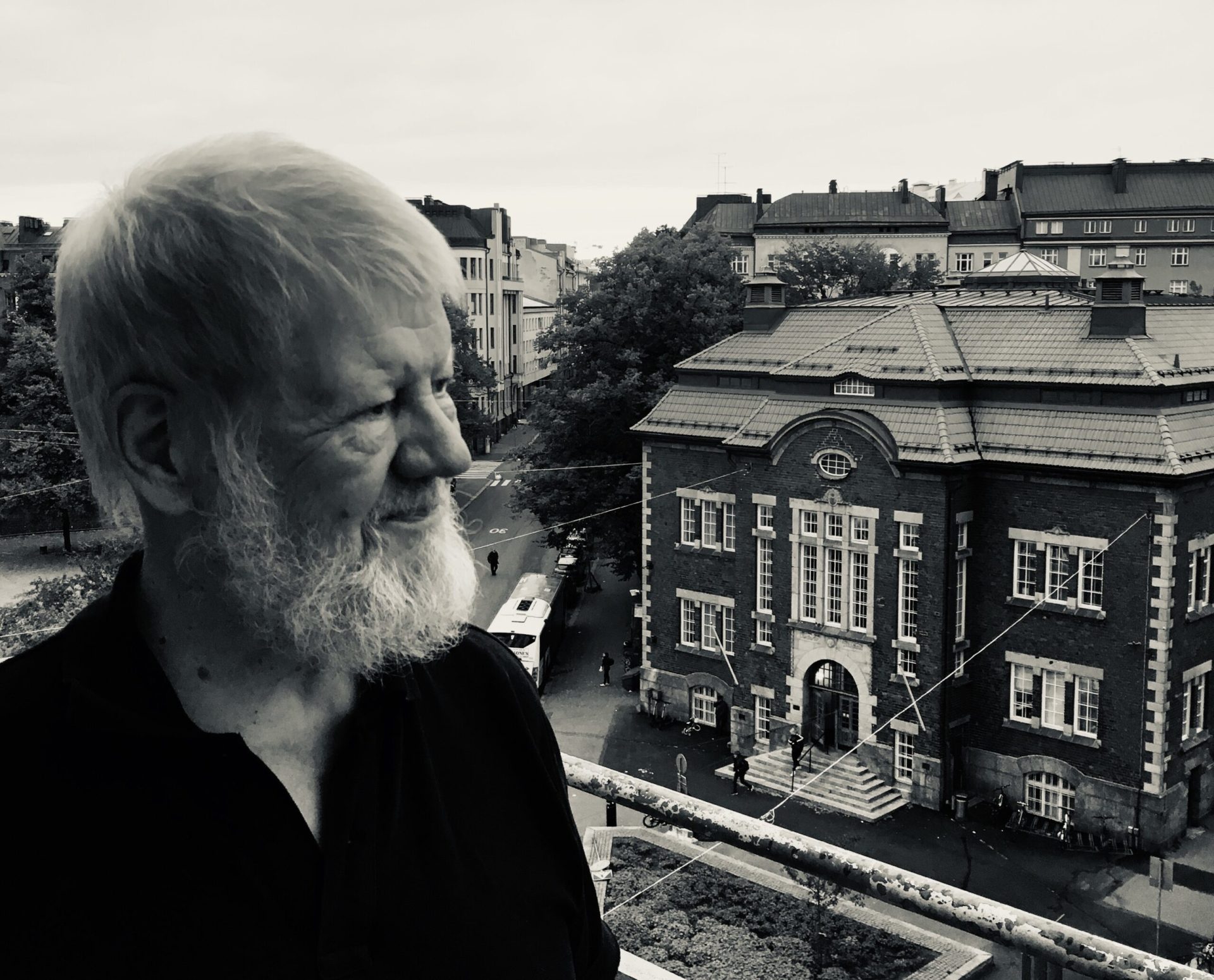 Kirjailija ja filosofi Torsti Lehtinen on kuollut