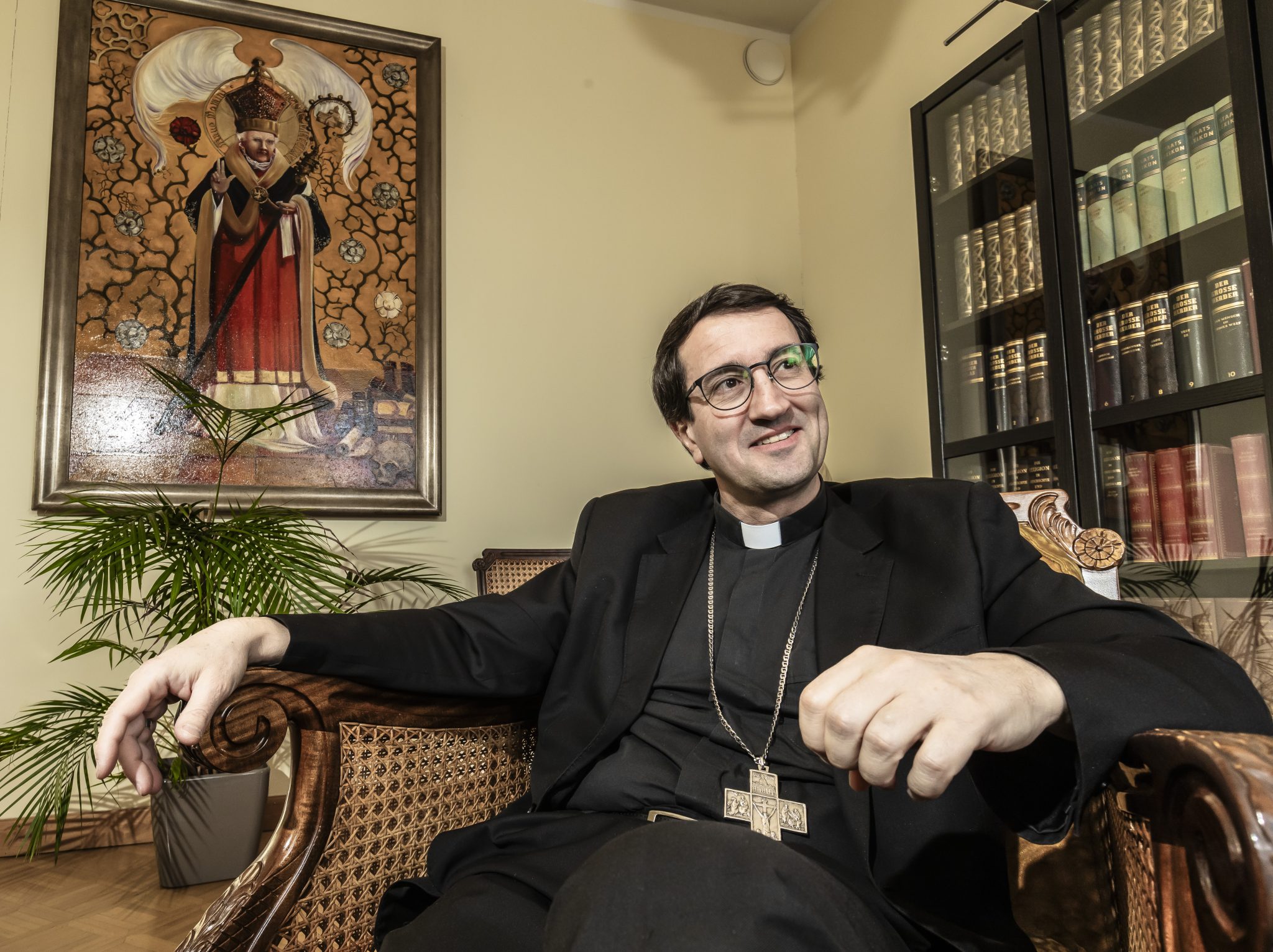 Isä Raimo on pappi, lääkäri ja "maailman ainoa baskisuomalainen"