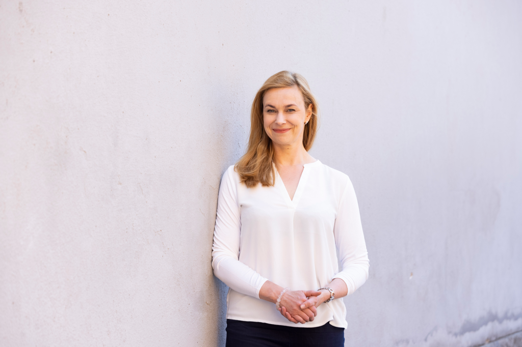 Anu Laitila on nousemassa Helsingin seurakuntayhtymän johtoon
